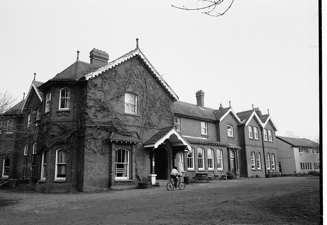 SUMMERHILL: Ένα διαφορετικό σχολείο | Your e-articles