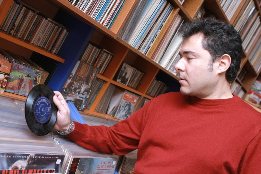 Συνέντευξη με τον Κώστα Μπαλαχούτη: «Ονειρεύομαι καλύτερες μέρες για ...